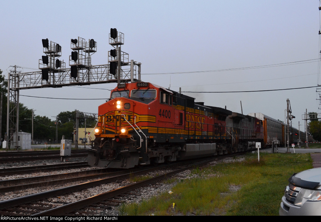 BNSF 4400